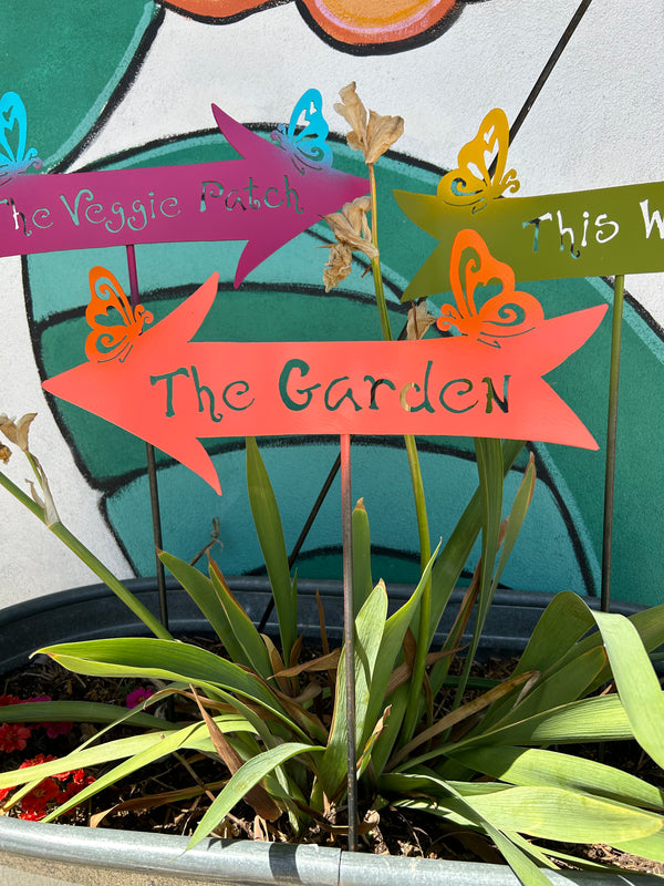 Spring Directional Signs - Garden Deva