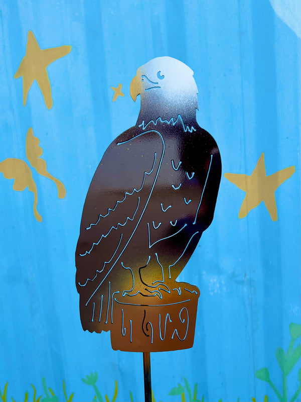Majestic Eagle Pole - Garden Deva